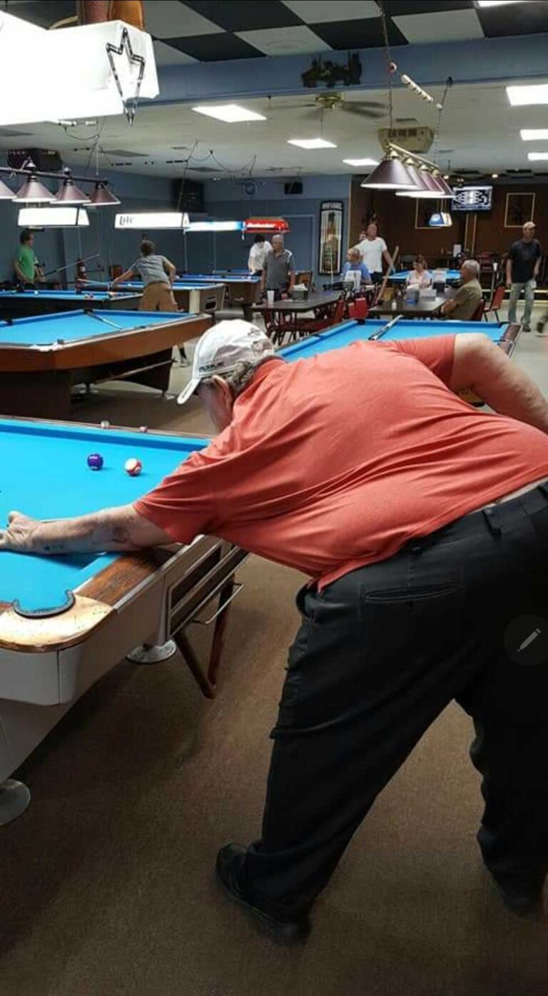 Pics with Buddy Hall - Crossroad Cues