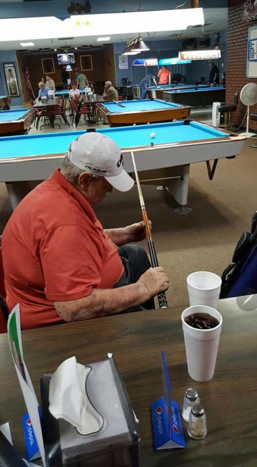 Pics with Buddy Hall - Crossroad Cues