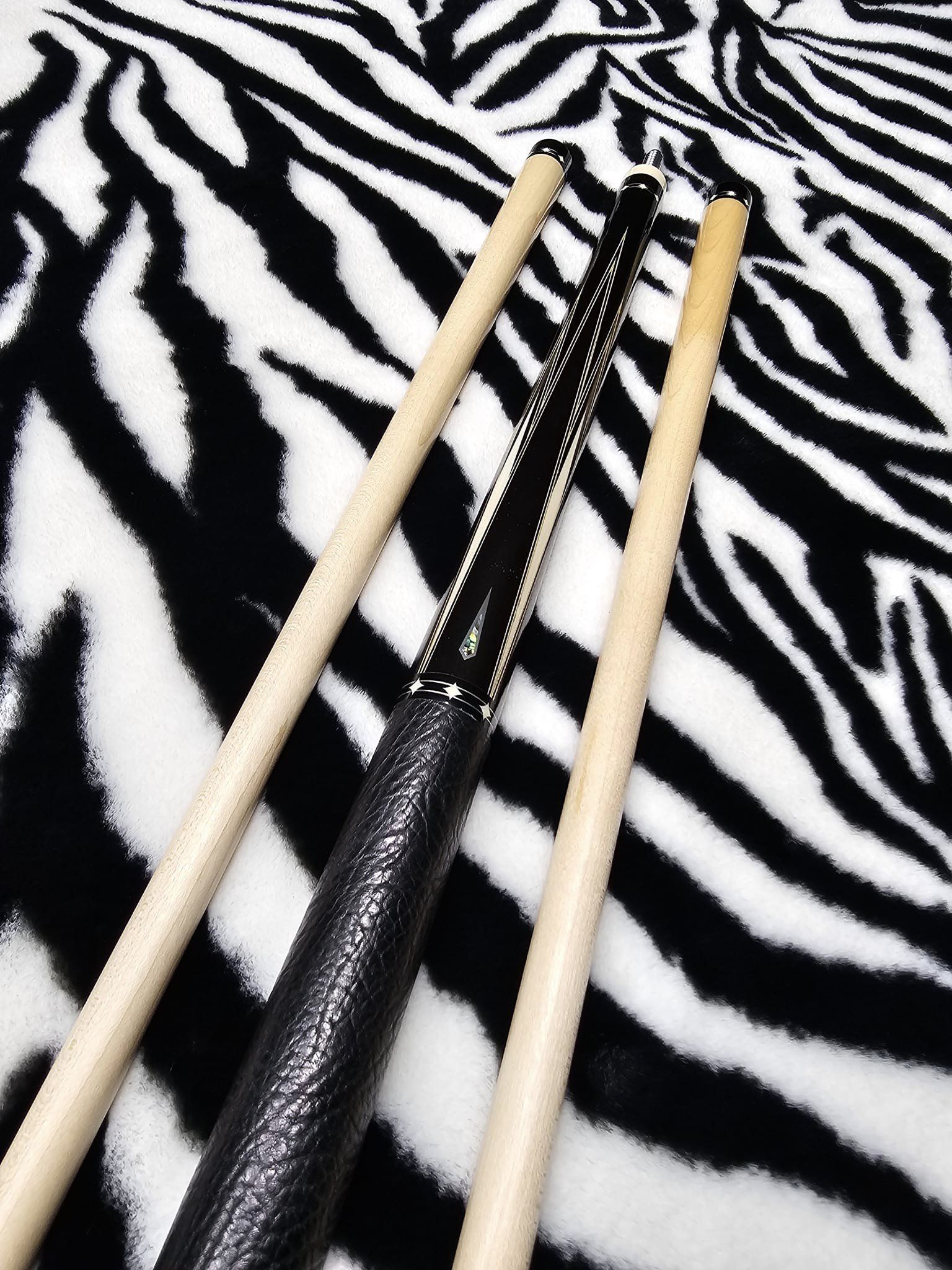 Ariel Carmeli Tuxedo Style – SOLD! - Crossroad Cues