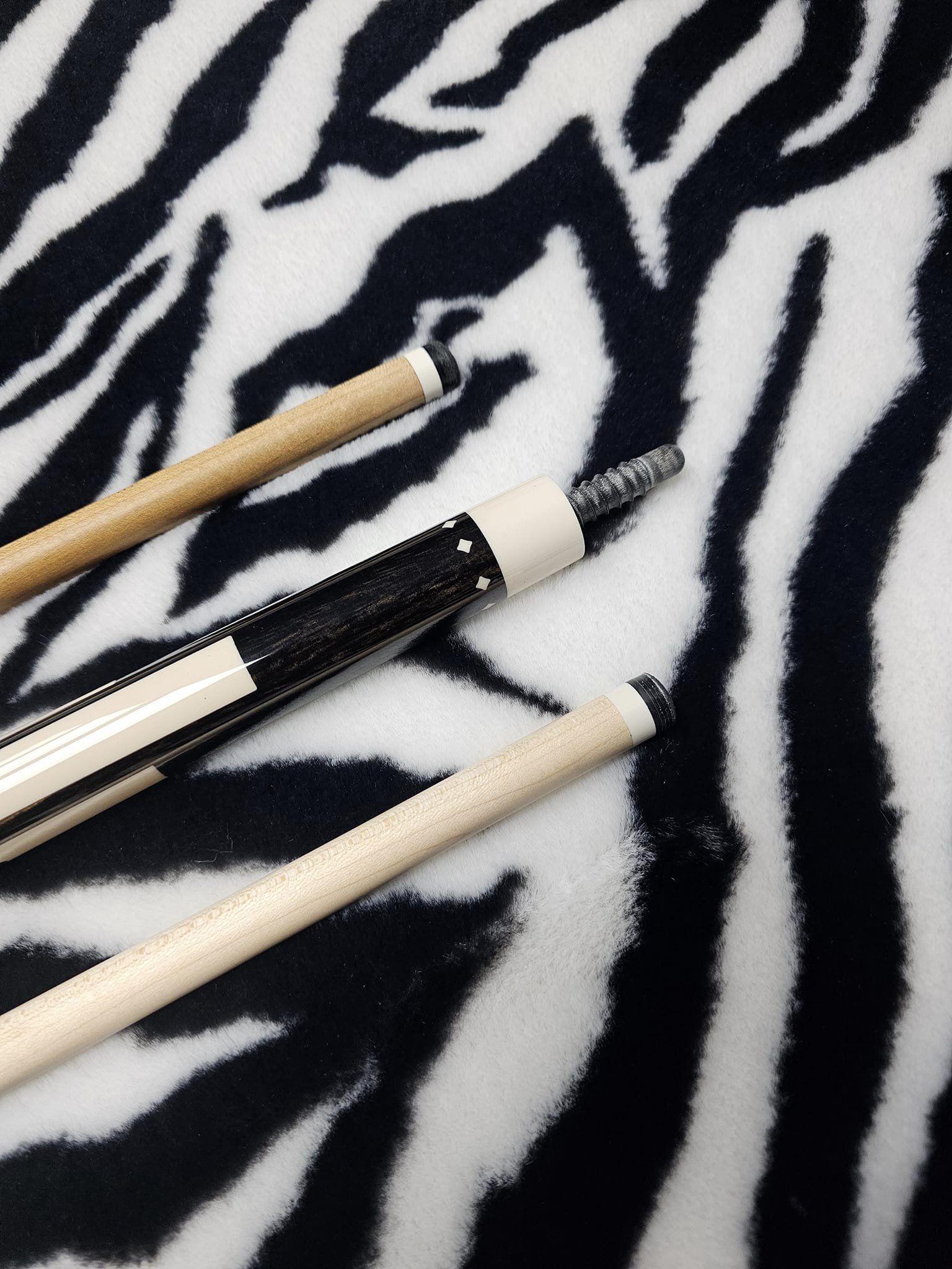 Douglas Moore Tuxedo Box Cue – SOLD - Crossroad Cues