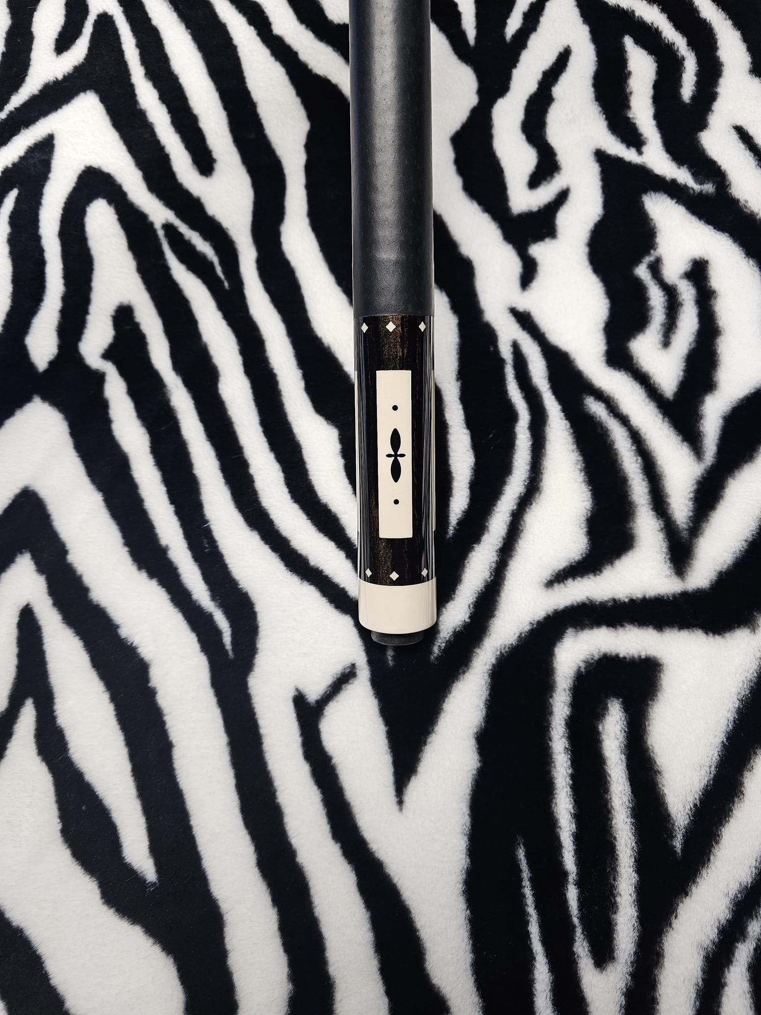 Douglas Moore Tuxedo Box Cue – SOLD - Crossroad Cues