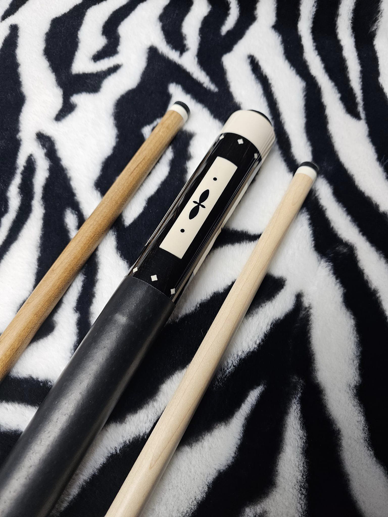 Douglas Moore Tuxedo Box Cue – SOLD - Crossroad Cues