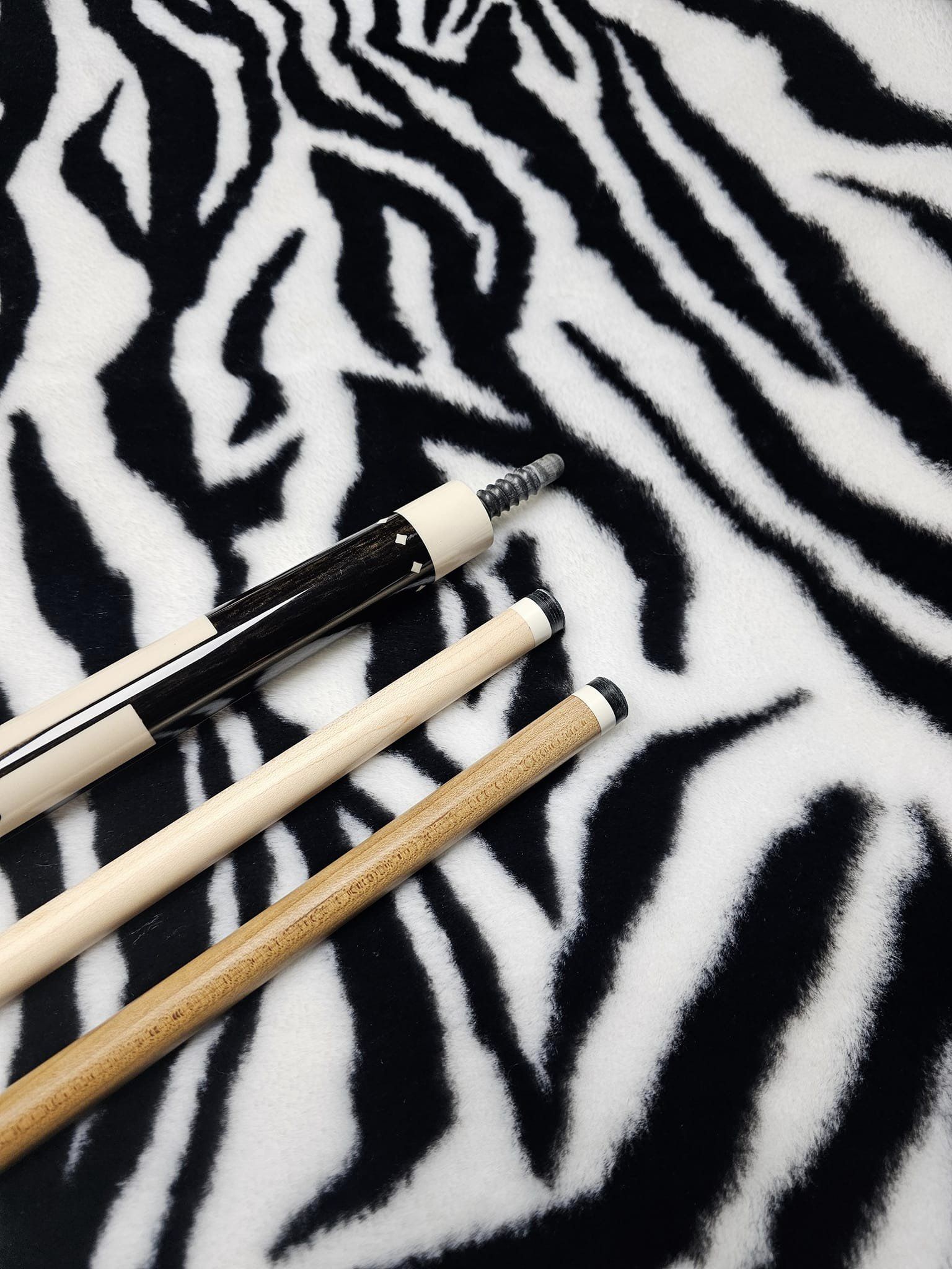 Douglas Moore Tuxedo Box Cue – SOLD - Crossroad Cues