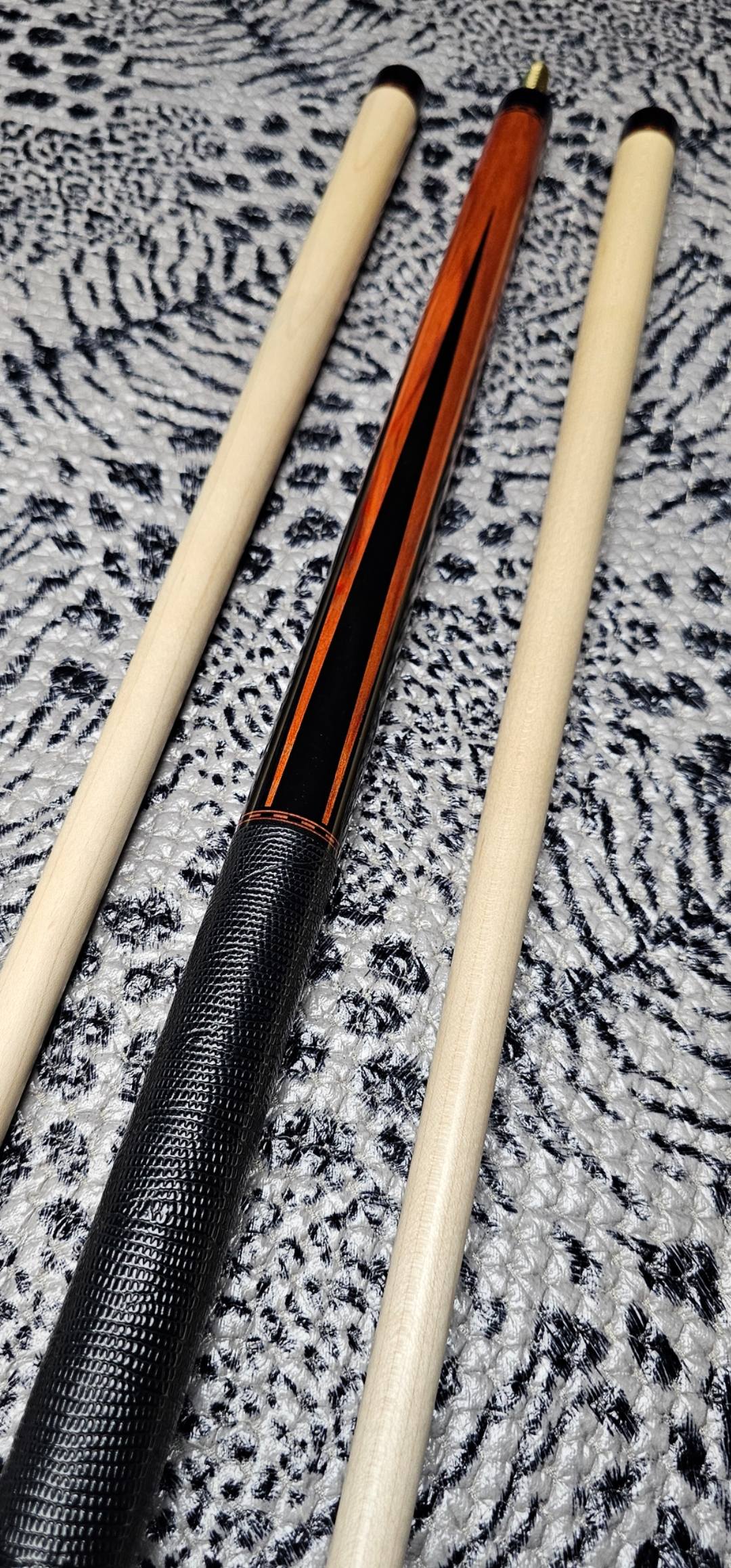 Jim Pierce Redheart Six Pointer – SOLD! - Crossroad Cues